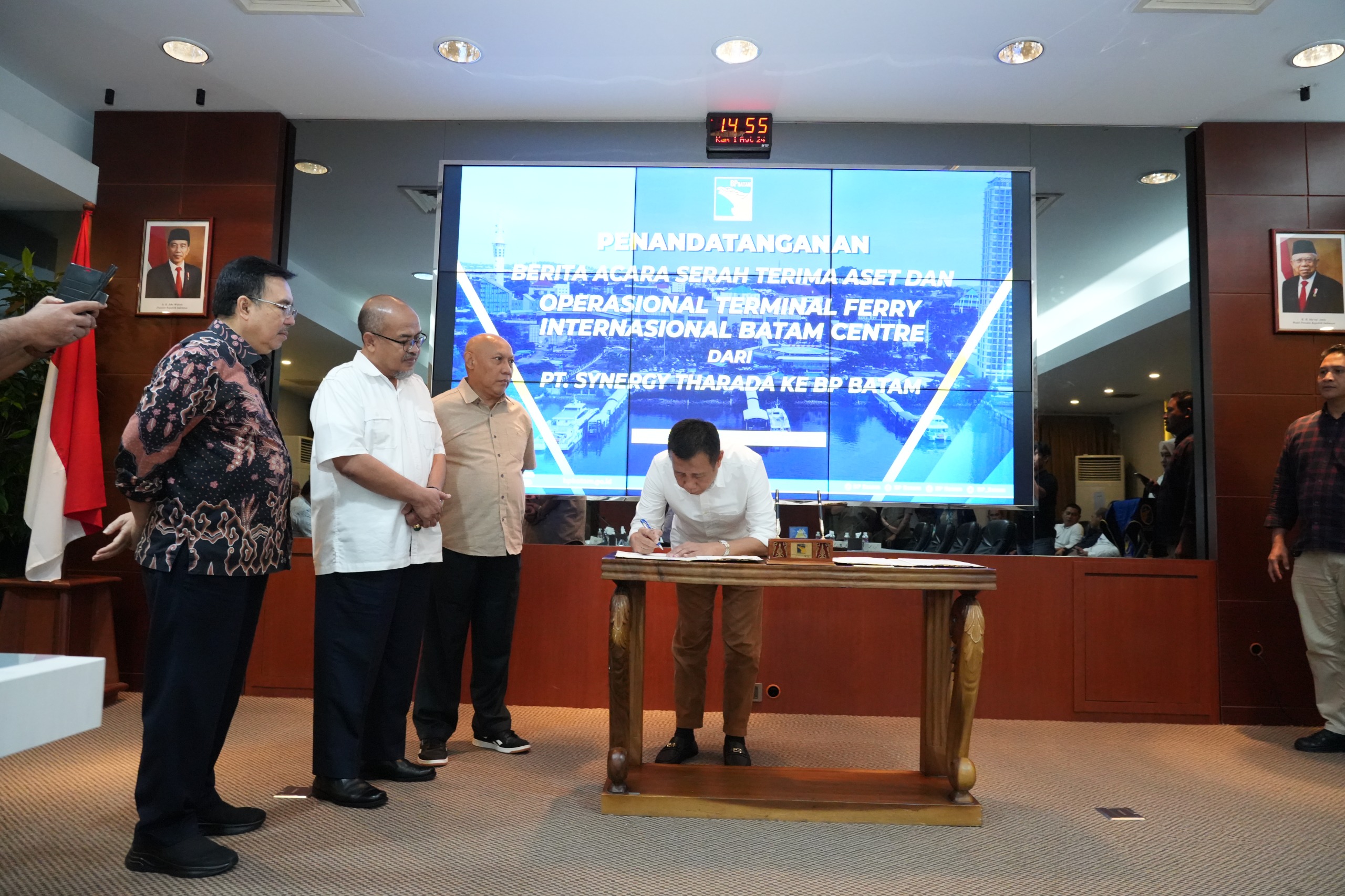 BP Batam dan PT. Metro Nusantara Bahar Teken Kerjasama Pelabuhan Batam ...